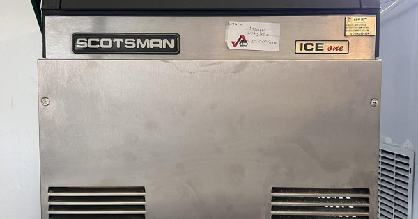Scotsman Ice One jéggép Teljesítmény: ~35 kg / nap Tartály kapacitása ...